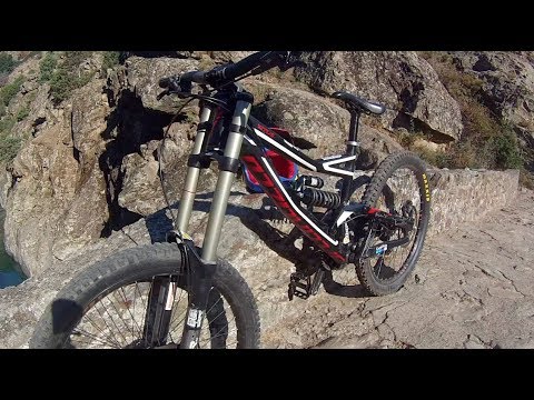 MON DH - SPECIALIZED STATUS 2013 - MARCANTO