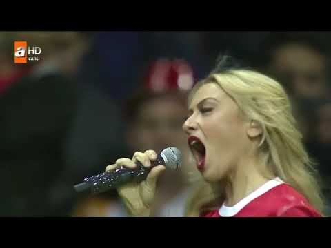 Hadise twerk yapıyor milli maçta