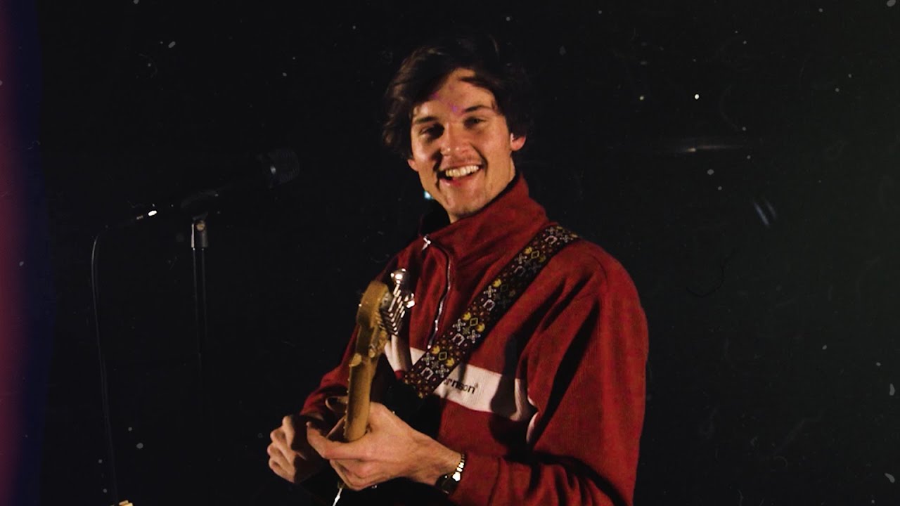 BLANKS - SWEATERS (LIVE PERFORMANCE) - YouTube