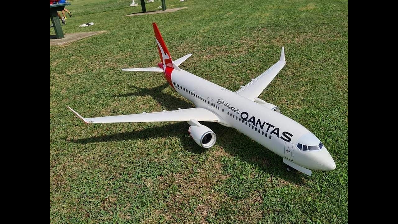 Freewing AL-37 Maiden flight Landing - YouTube