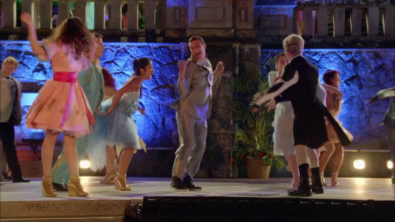Descendants Cast - Set it Off (From "Descendants") - YouTube