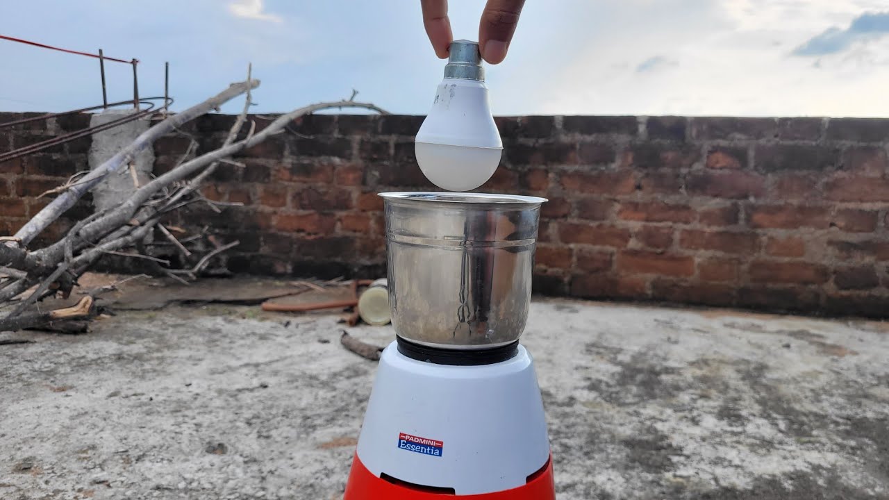 LED Bulb पिसेगा? Mixer Grinder vs LED Bulb Experiment - YouTube