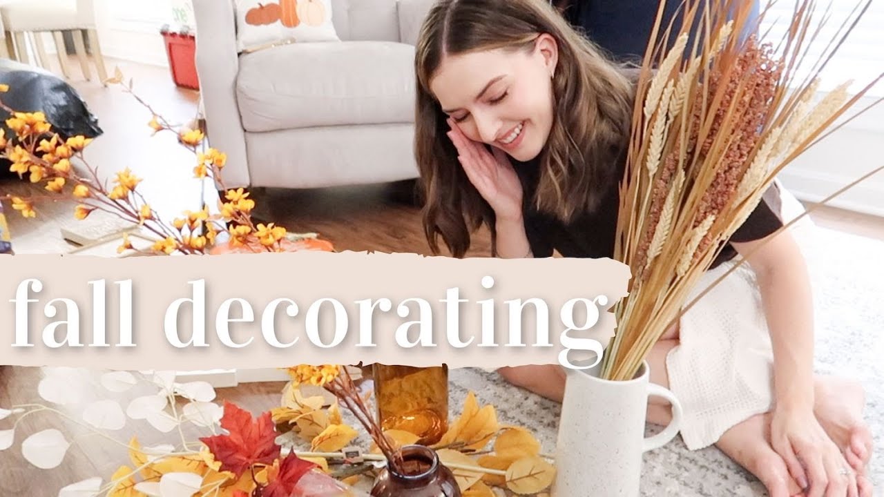 TRYING TO DECORATE FOR FALL WITH KIDS AROUND 😅 | MOM VLOG | KAYLA BUELL ...
