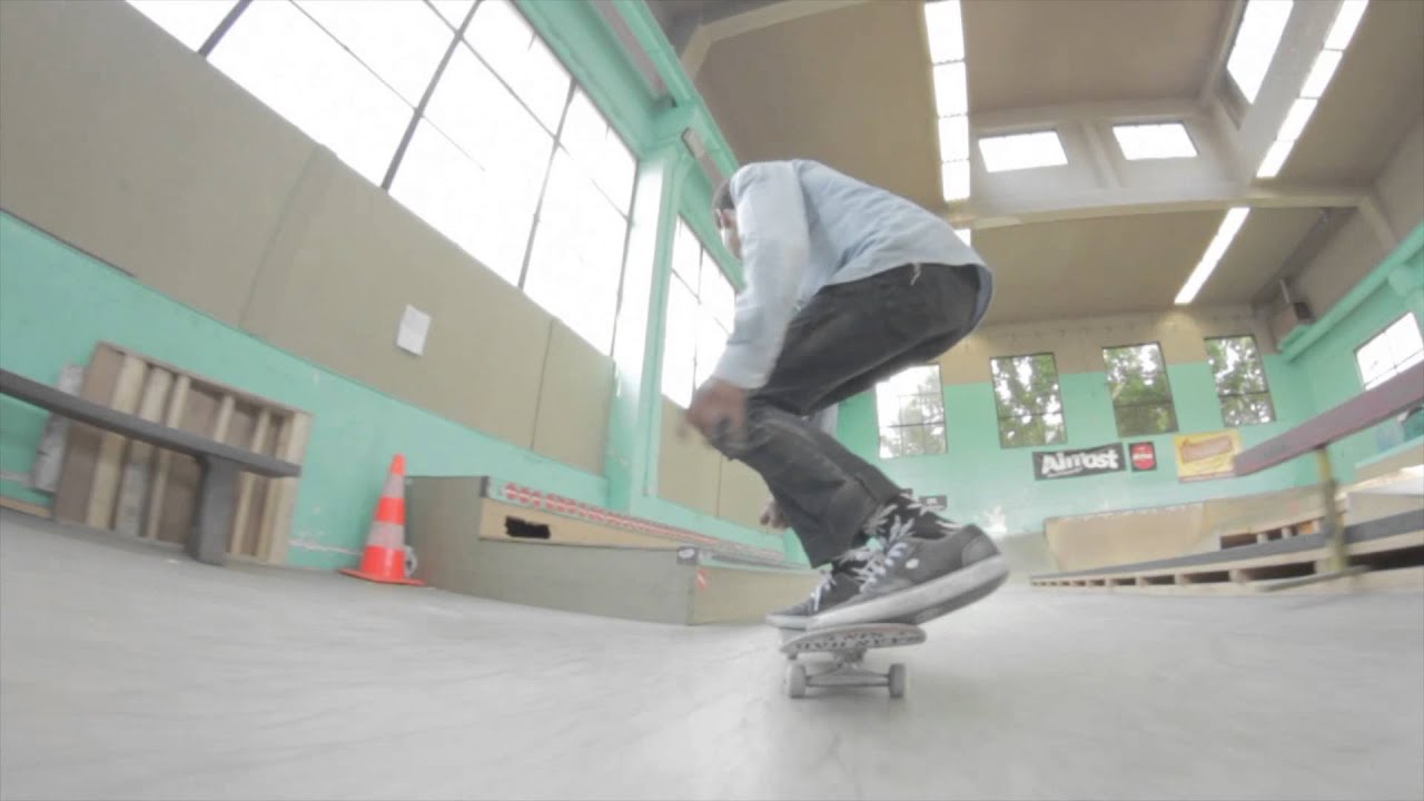 Curb Skateshop Welcomes Siebert Glele - YouTube