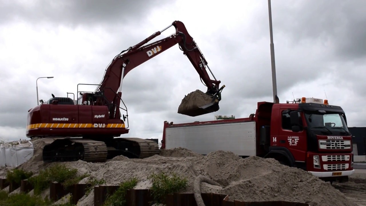 Komatsu HB 215-2 Hybrid excavator - Loonbedrijf Hielkema - YouTube