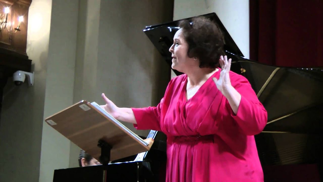 ELIZABETH CONNELL "Cooey" - an audience participation song... - YouTube