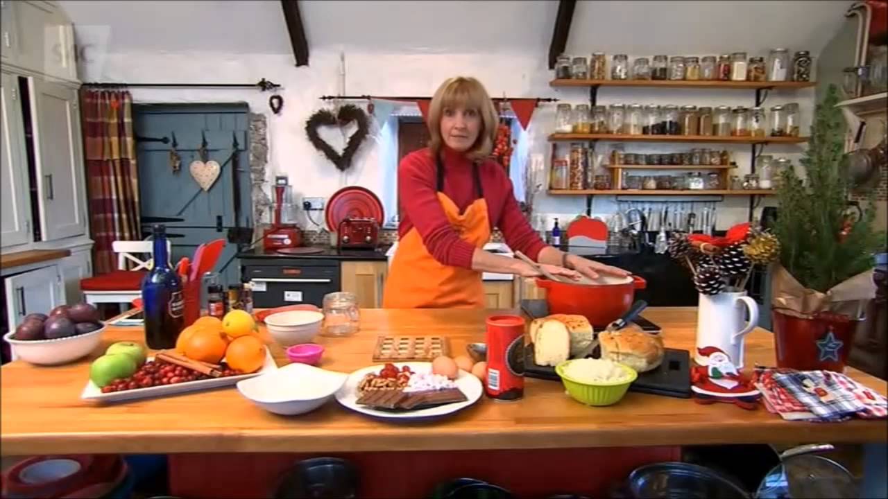 "Cranberry Sauce", Lisa Fearn, Heno, S4C, 15th Dec 2014 - YouTube