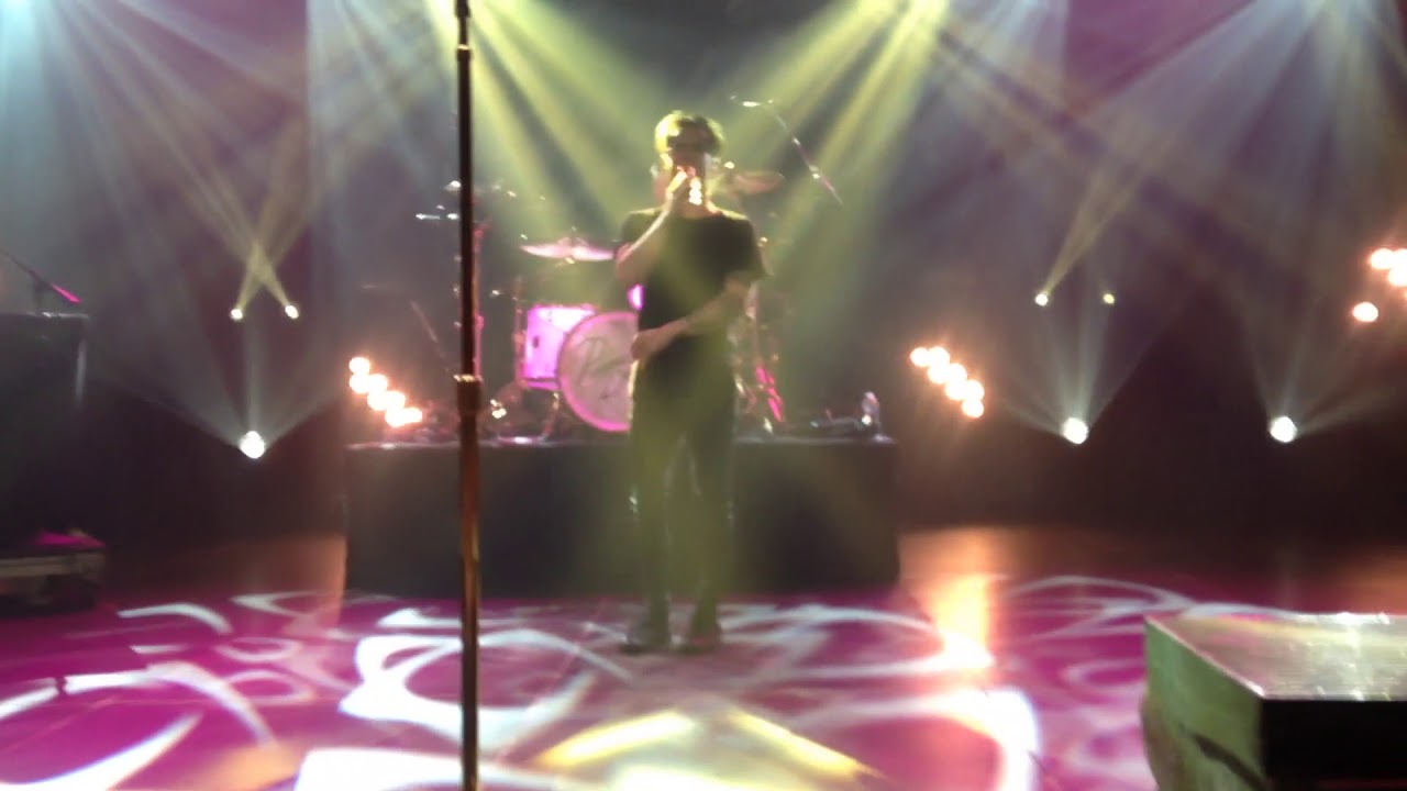 Ready to Go - Panic! at the Disco live in Wisconsin - YouTube