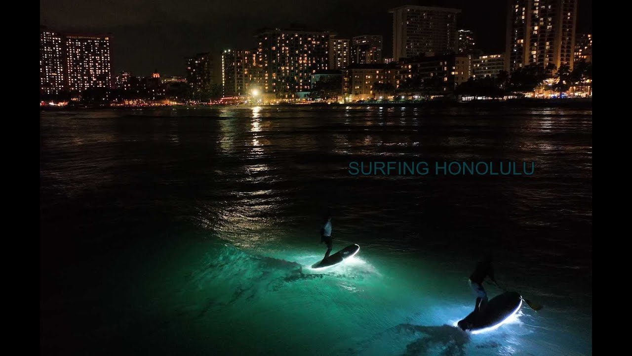 NIGHT SURFING HAWAII WAIKIKI LED surfboard Glowing NEON SUP paddle ...