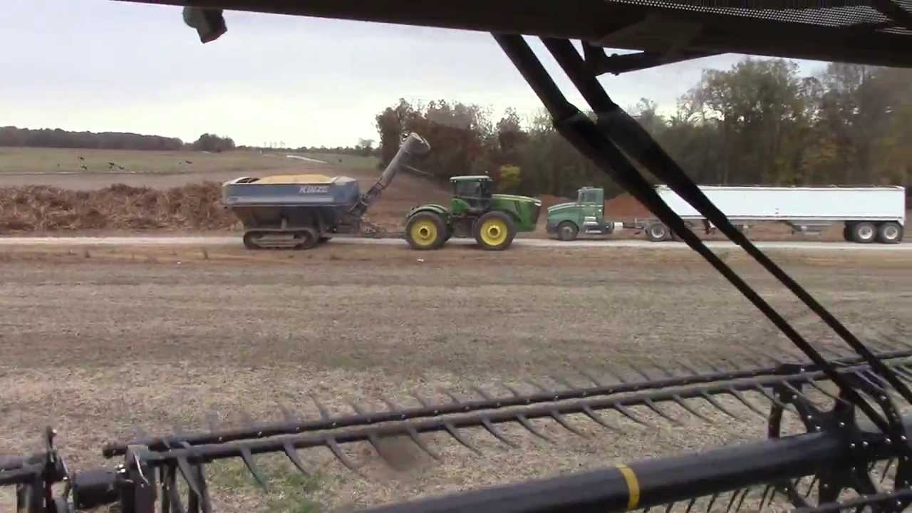 John Deere S690 Combine Cab View - YouTube