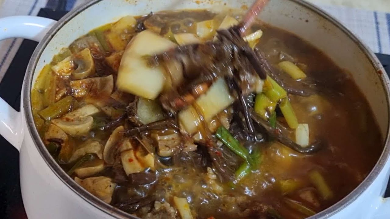 comida coreana/sopa de carne con nabo쇠고기무국 - YouTube
