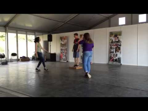 Adran Bro Taf - Anwen, Branwen and Elwyn clog dancing - YouTube