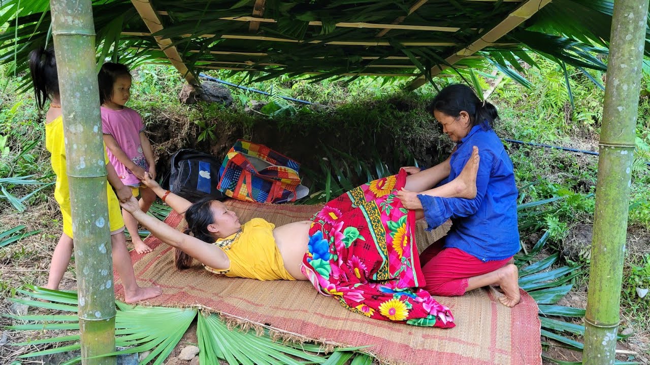 A homeless mother in labor was helped by passersby - YouTube