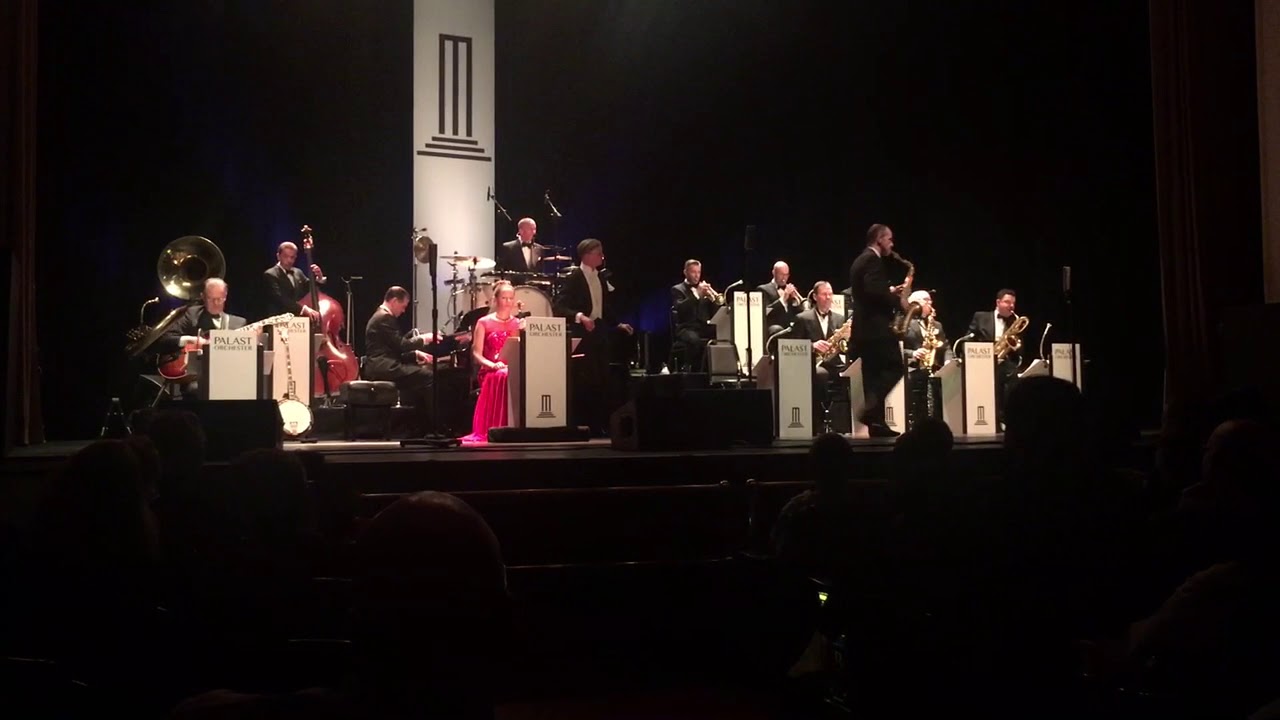 “Over My Shoulder” by Harry Woods. Performed by Max Raabe and the ...