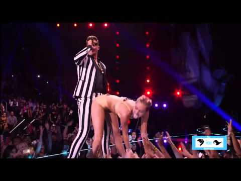 Miley Cyrus Shaking Her Ass on Robin Thicke at the VMAs 2013