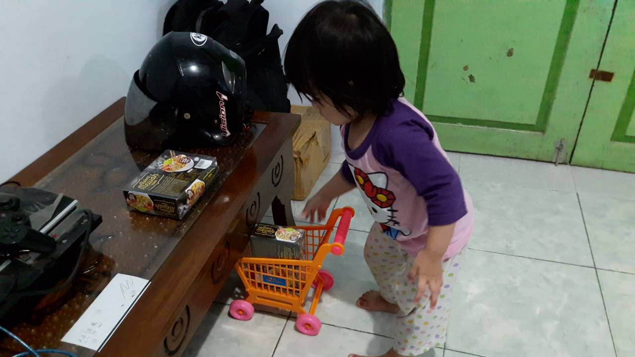 baby caca shoping - YouTube