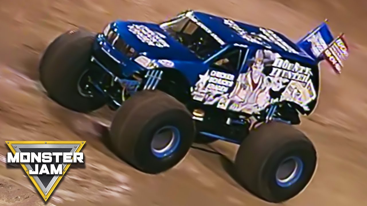 Freestyle Bounty Hunter Monster Jam World Finals 2003 - YouTube