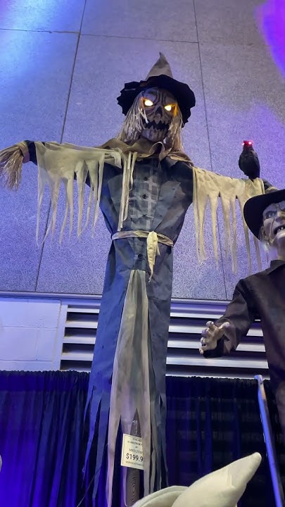 Shaking Scarecrow Animatronic by Morris Costumes at Transworld - YouTube