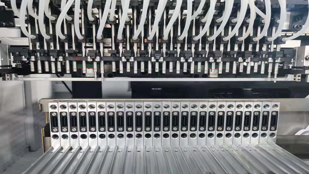 LED light assembly making production line Ensamblaje de luces LED que ...