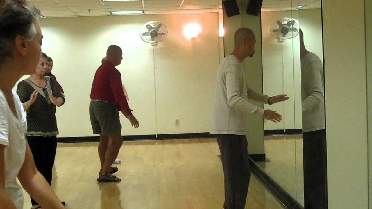 Tai Chi taught by Master Henry Cheng - YouTube