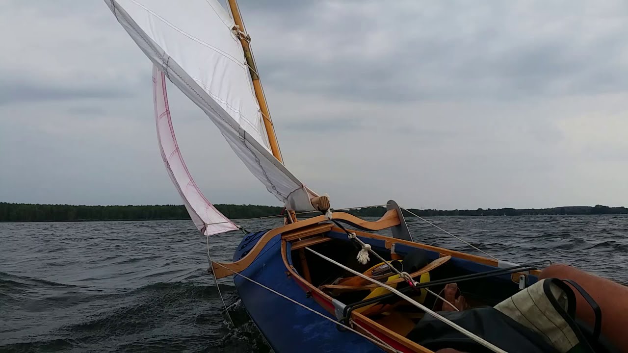 Starker Wind auf dem Senftenberger See hart am Wind segeln mit Faltboot ...