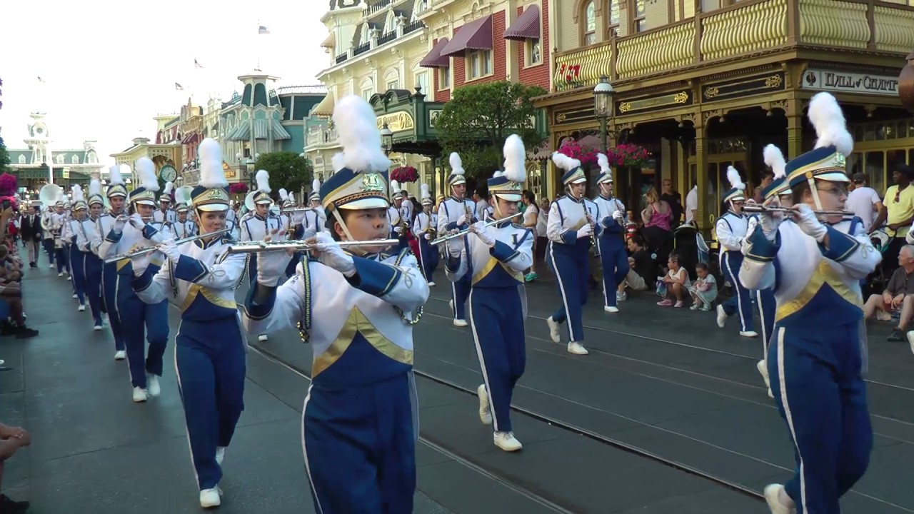 Independence High School Marching Band Disney Parade 2017 - YouTube