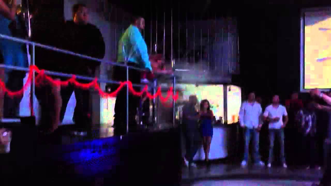 Club XS Dj VS Drummer - YouTube