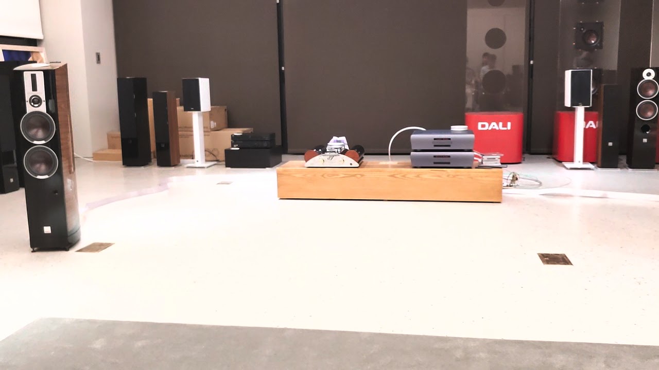 05 DALI Epicon 8 + EAR YOSHINO V12 + Playback MPT8 & MPD8 - YouTube