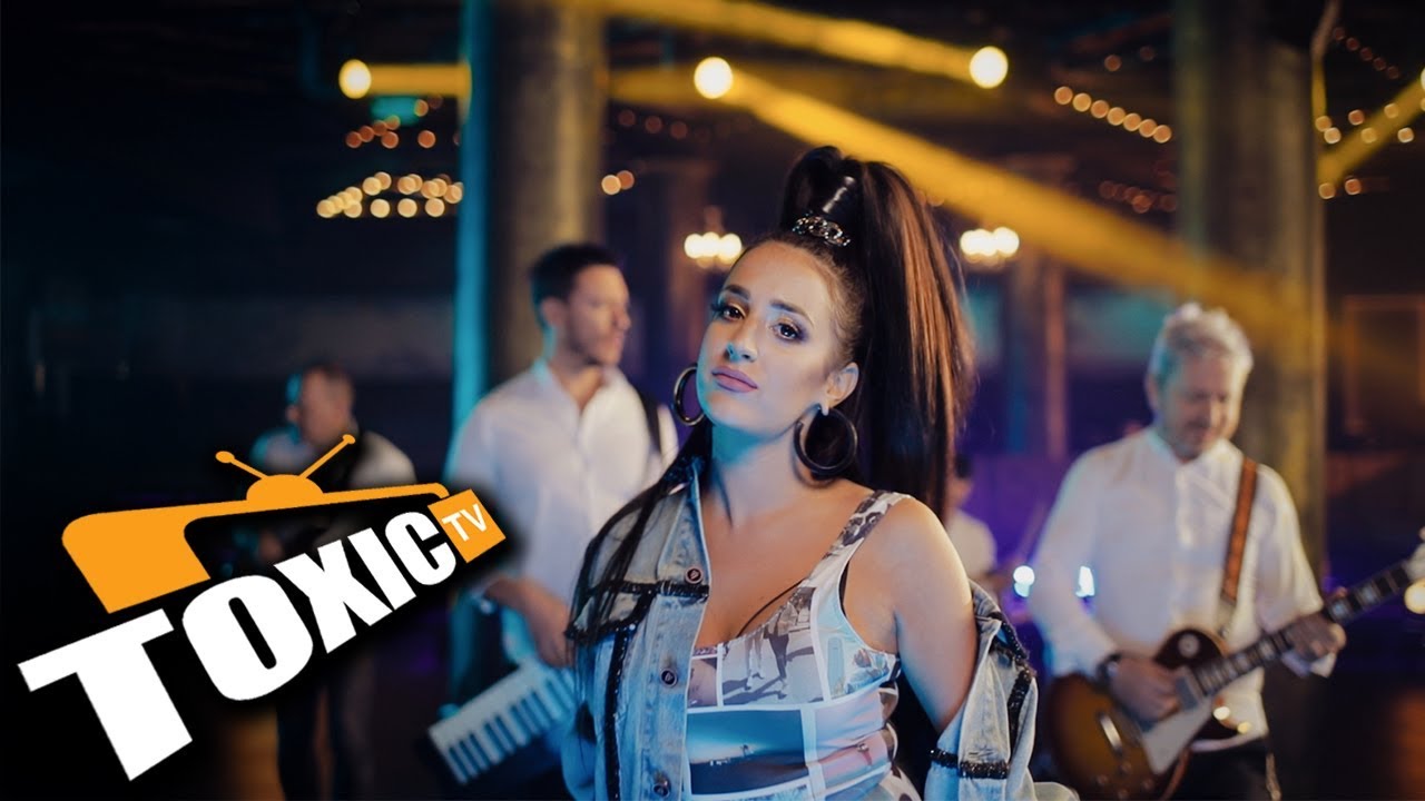 MEGA BAND - HALO TATA (OFFICIAL VIDEO) - YouTube