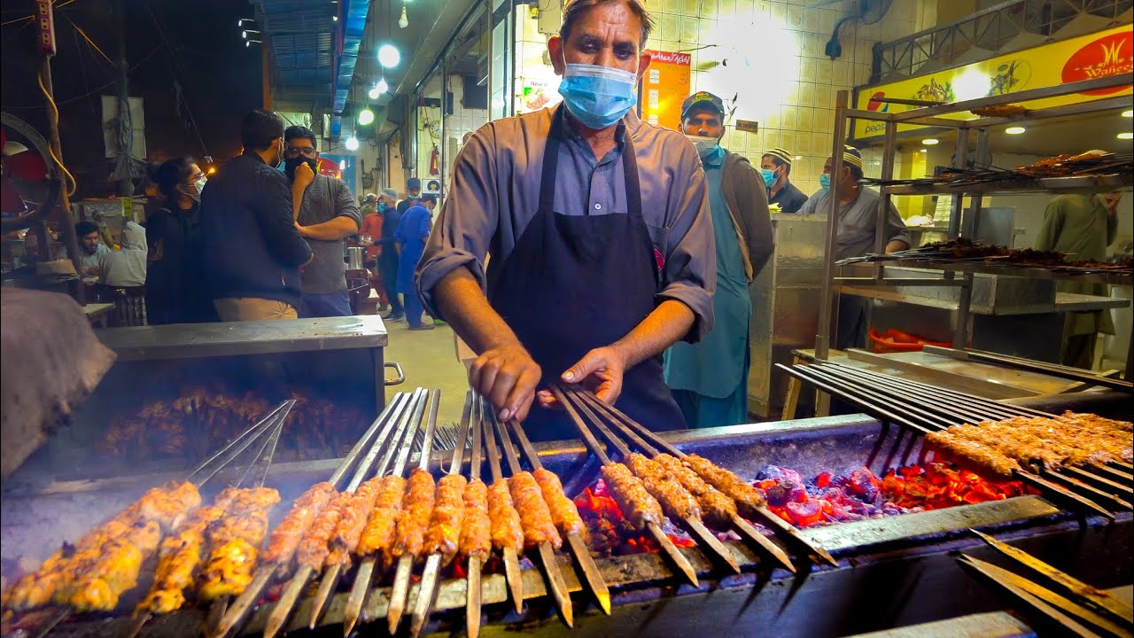 KARACHI STREET FOOD: Pakistani Kebab Heaven at BURNS ROAD + AMAZING ...