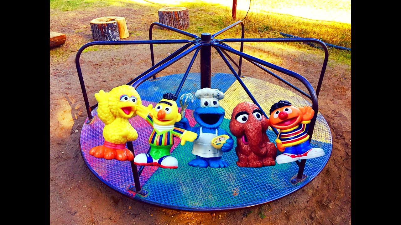 LEARNING COLORS On Rainbow Merry-Go-Round with SESAME STREET TOYS ...