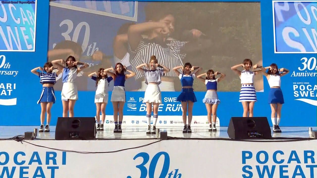 [LIVE] TWICE(트와이스) 'TT'(티티) Pocari Sweat Stage (포카리스웨트, 나연, 정연, 지효, 다현 ...