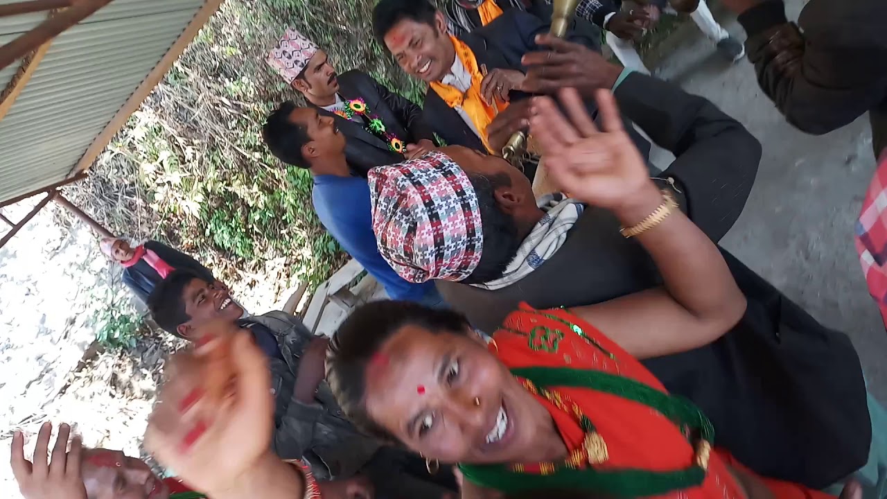 Panche baja ma gudgude dance 😂😂😃😃 - YouTube