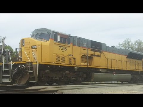 Nice! NS 7316- SD90MAC w/ UP GP40-2 & UPY MP15AC - YouTube