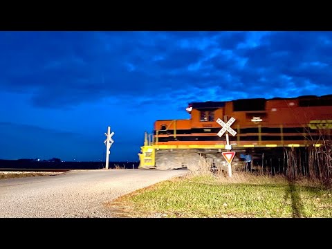 TP&W local freight w/ TPW 3443 & TPW 3441 (SD40-2 pair) at Remington ...
