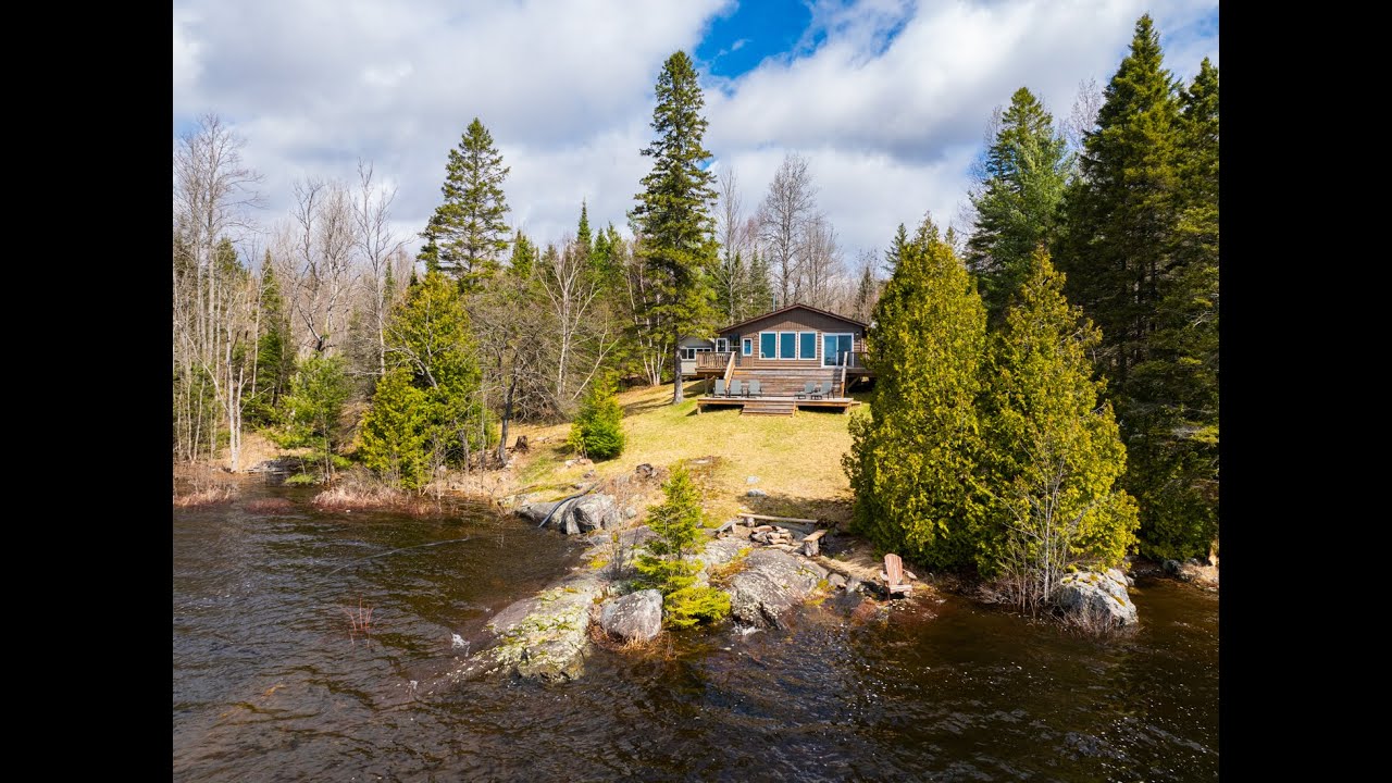 Southern exposure views over this very private/quiet double point of ...