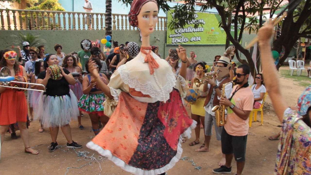 Bloco Maria Baderna no Carnaval 2017 - YouTube