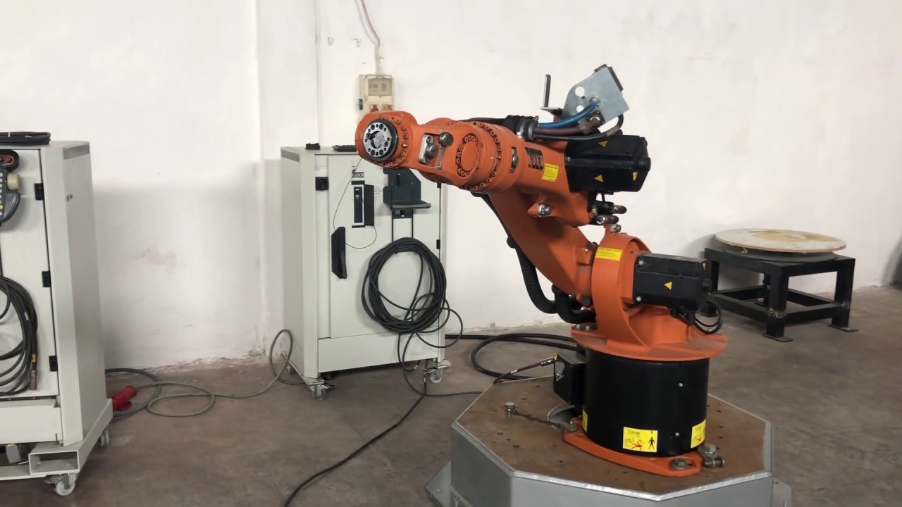 KUKA KR 16 KRC2 ED05 - Functionality Test - YouTube