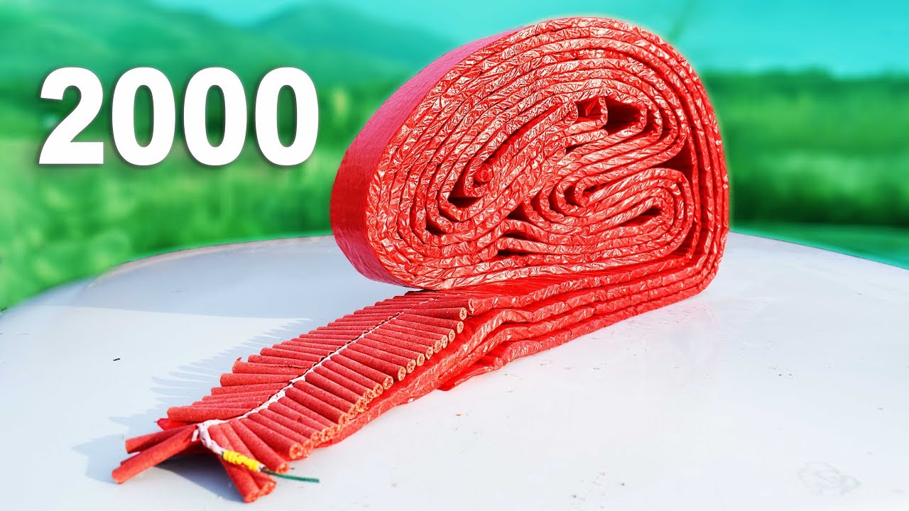 EXPERIMENT 2000 FIRECRACKERS START AT ONCE - YouTube