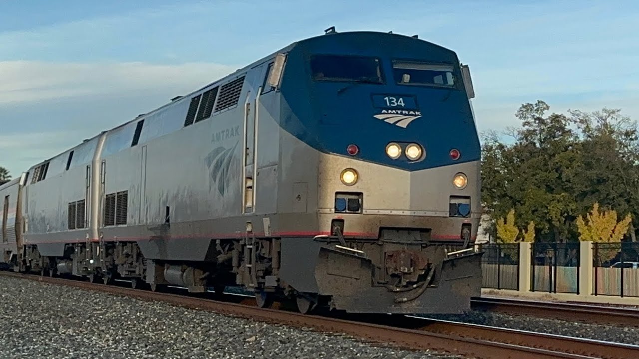 Amtrak 5 with Extra (DPU) power at the rear - YouTube