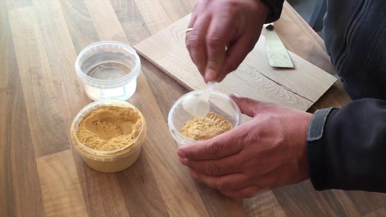 Houtreparatie met Wood Mastic B2 Poeder vulmiddel. - YouTube