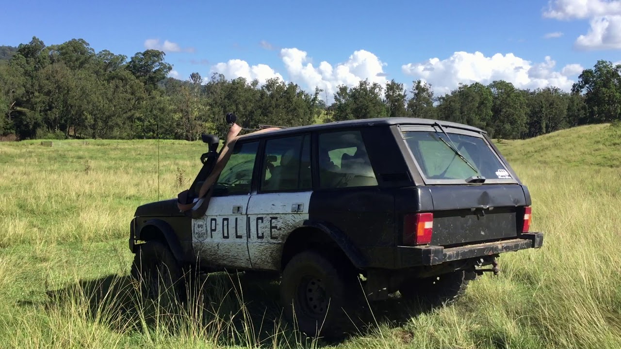 93 Discovery, 84 Range Rover and 79 Range Rover in the mud - YouTube