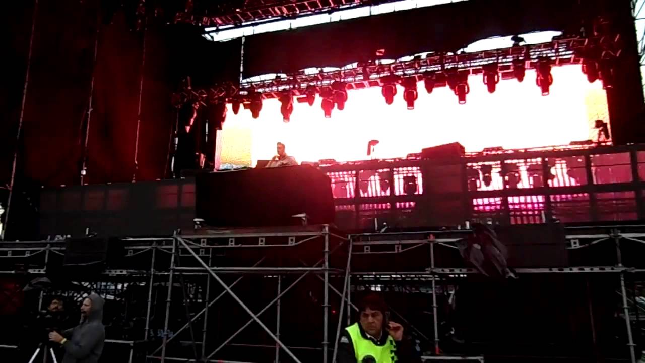 David Squillace @ Main Stage Creamfields BA 11 9 13 Part 4 - YouTube