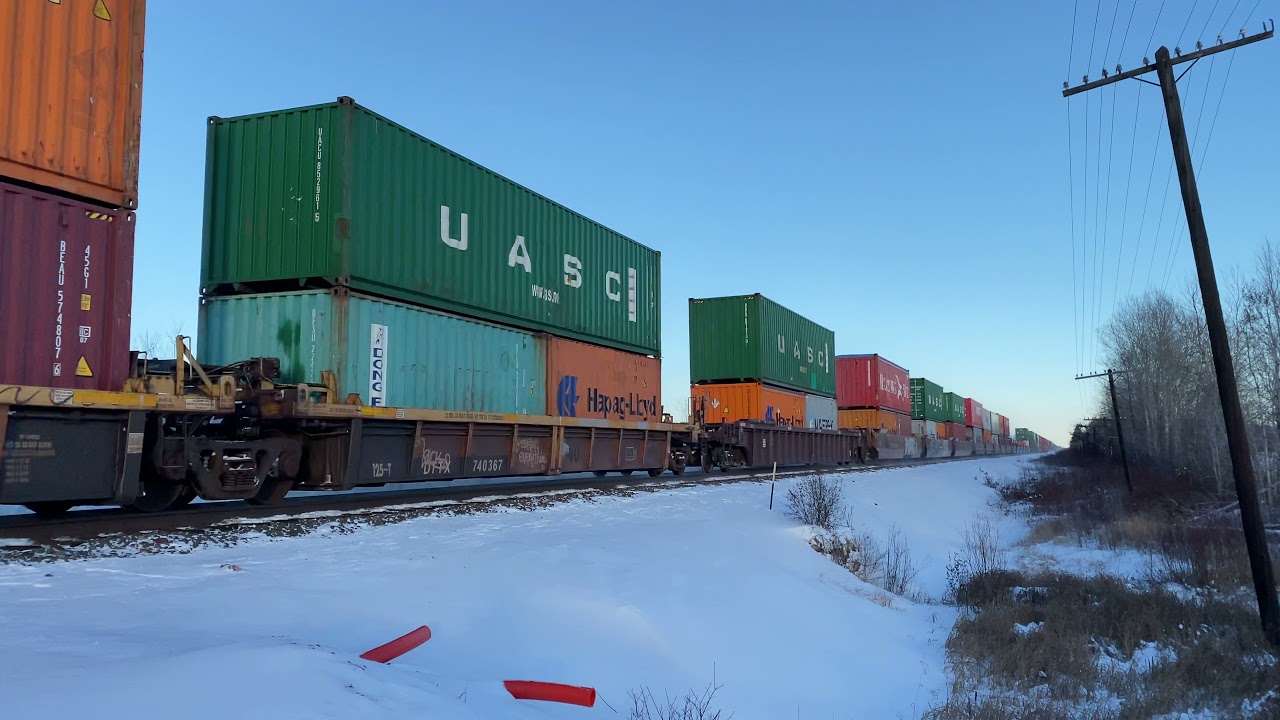 CP 8935 & NS 1144 at Larchwood (12/7/2021) - YouTube