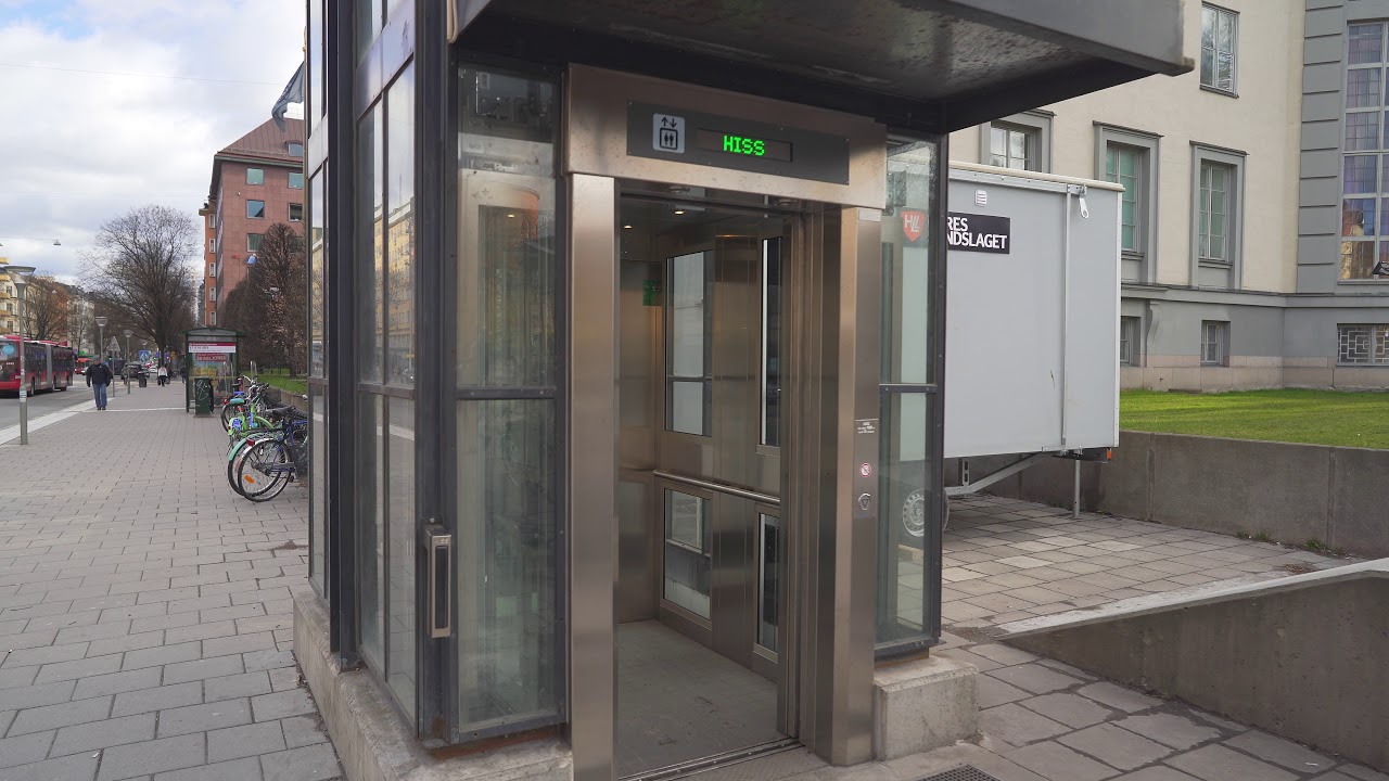 Sweden, Stockholm, walk along Sveavägen, 1X elevator - YouTube