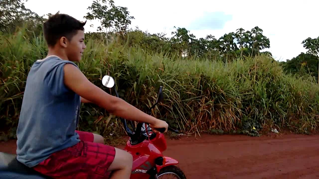 Aprendendo a andar de moto - YouTube