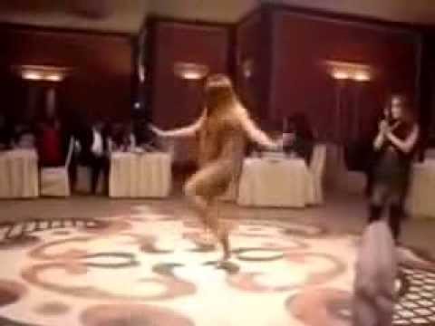 Azerbaycan toyu (Азербайджанская свадьба)- Gozel komplekssiz reqs demek (захватывающий танец)