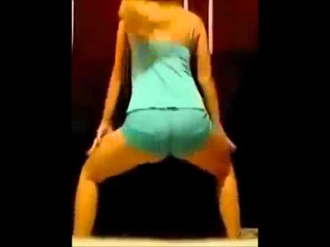 Novinha dançando funk sem calcinha