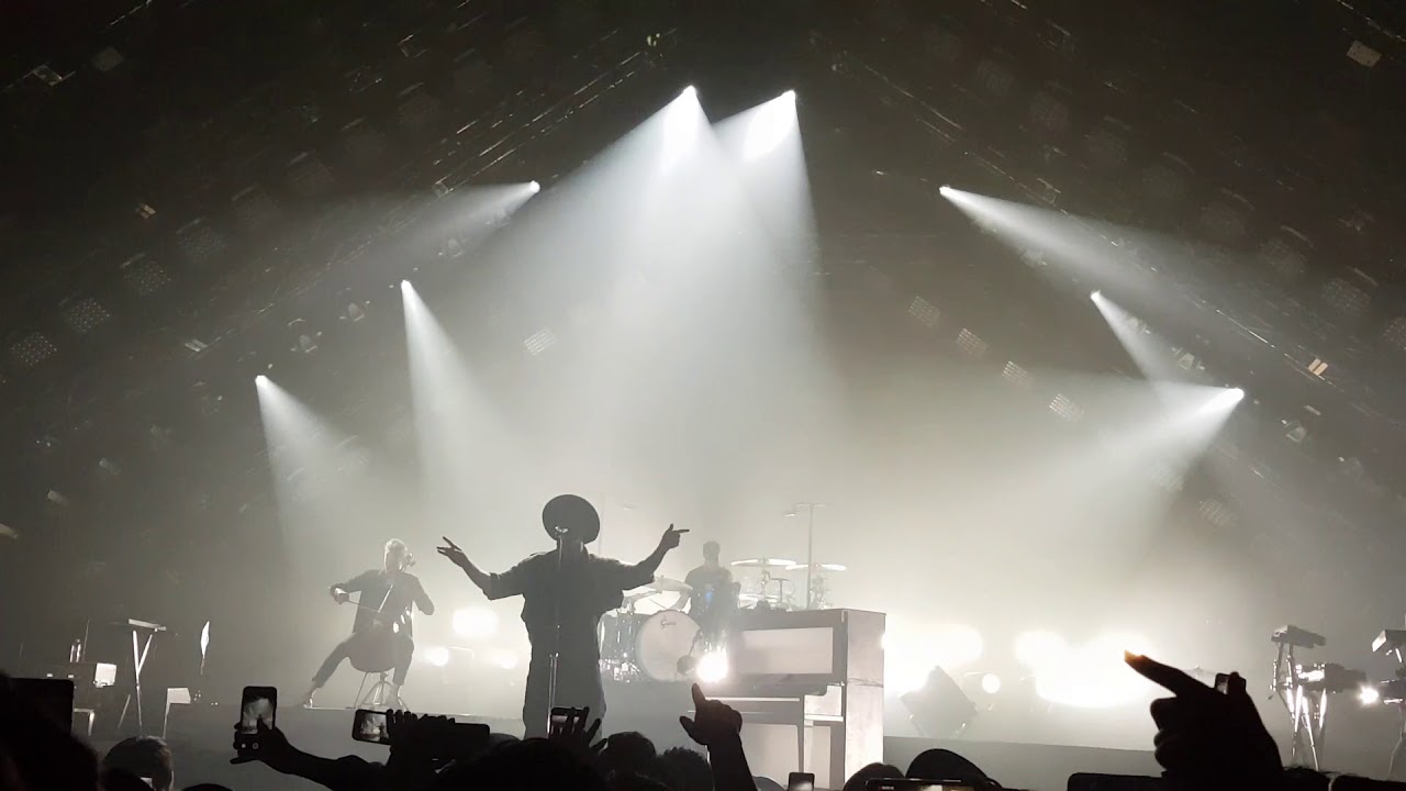 OneRepublic - Secrets (Live in Seoul 2018) - YouTube