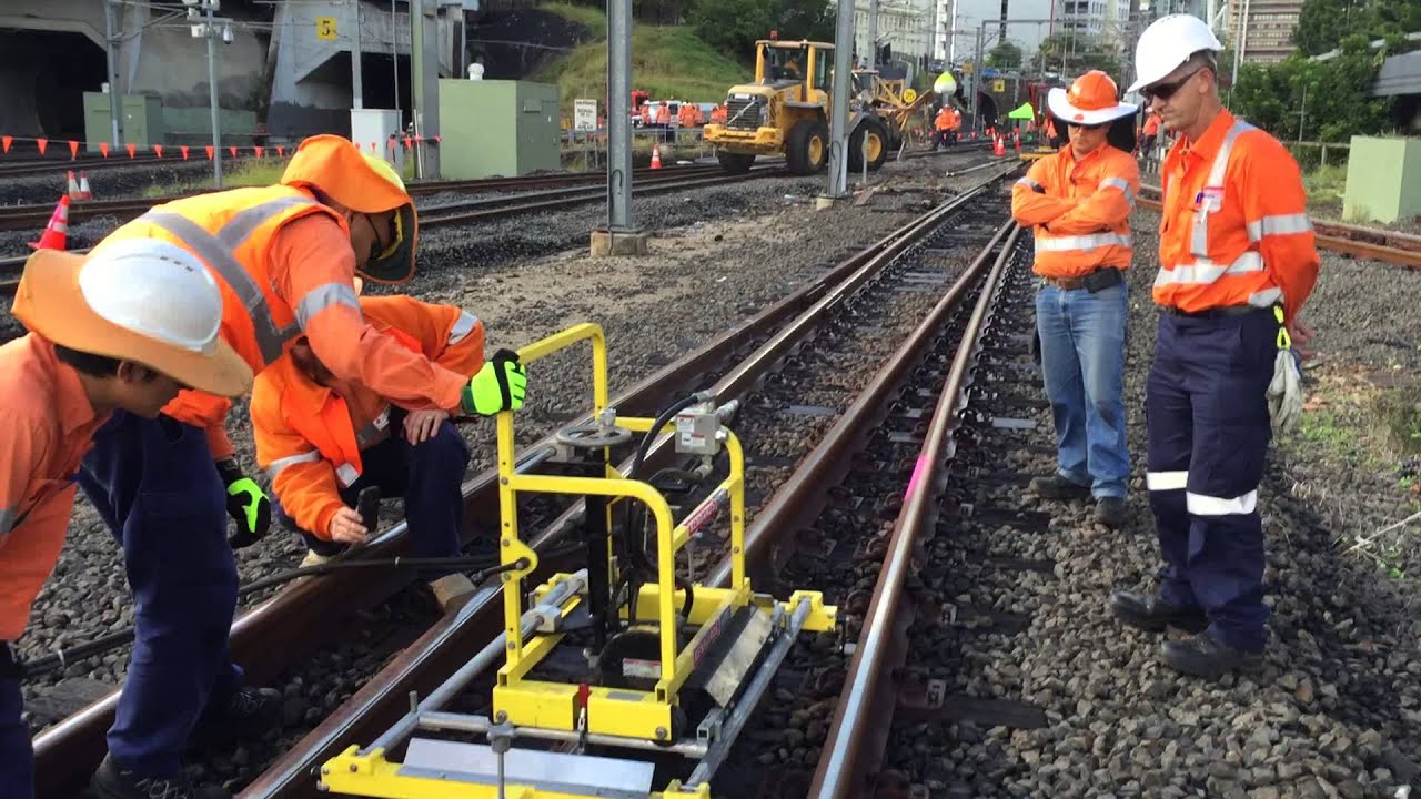 Matweld Frog Grinder Squat Removal - YouTube